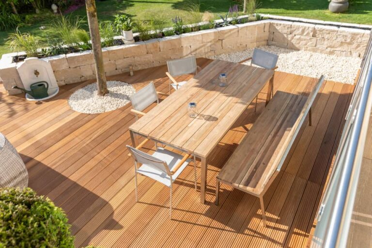 Conseils pour réaliser une terrasse en caillebotis bois - Magnatech